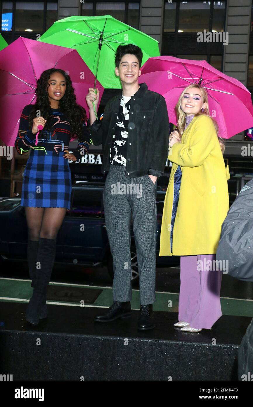 New York - NY - 20200211 The cast of the Freeform series Zombies ...