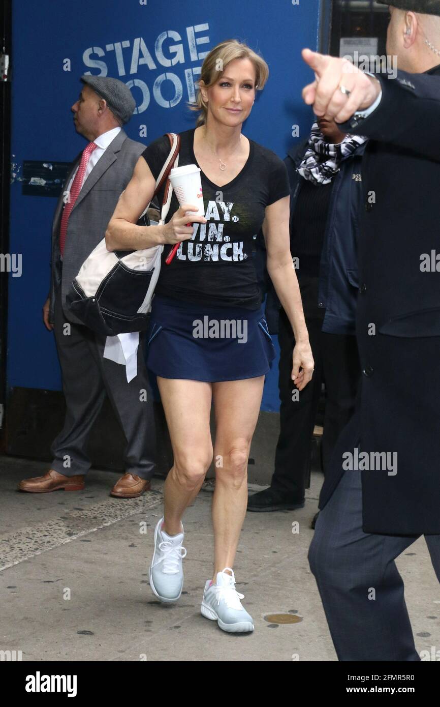 New York - NY - 20200225 Hosts Lara SpencerAdrienne Bankert and Rebecca ...