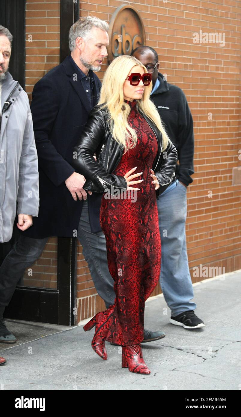 New York - NY - 20200205 Jessica Simpson and Alec Baldwin at “The View ...