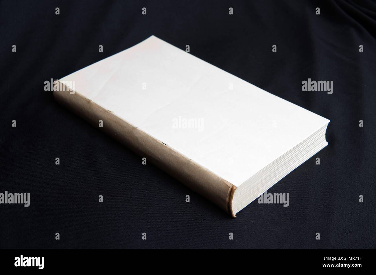 Bookbinding process hi-res stock photography and images - Alamy