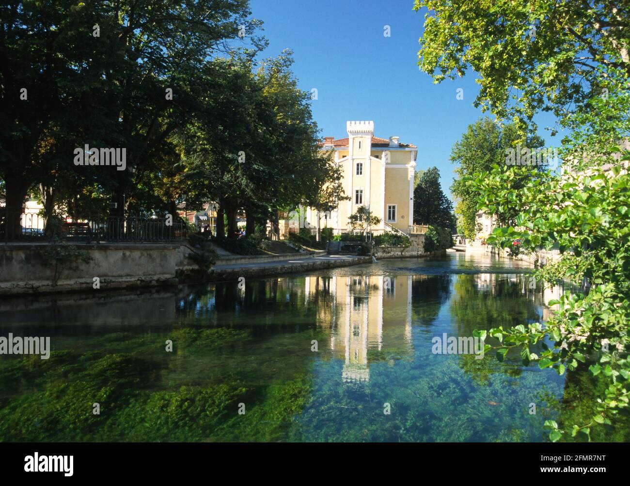 L'Isle sur Sorgues Typical villaget on the Sorgues in Provence Stock ...