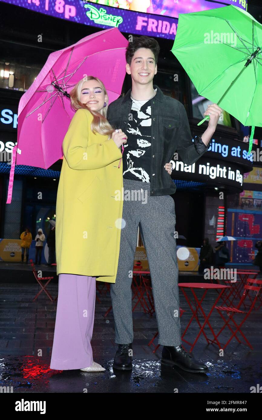 New York - NY - 20200211 The cast of the Freeform series Zombies ...