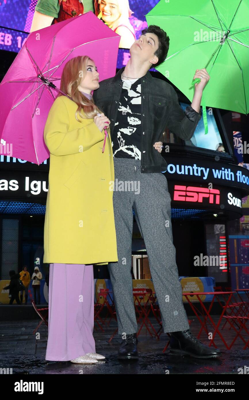 New York - NY - 20200211 The cast of the Freeform series Zombies ...