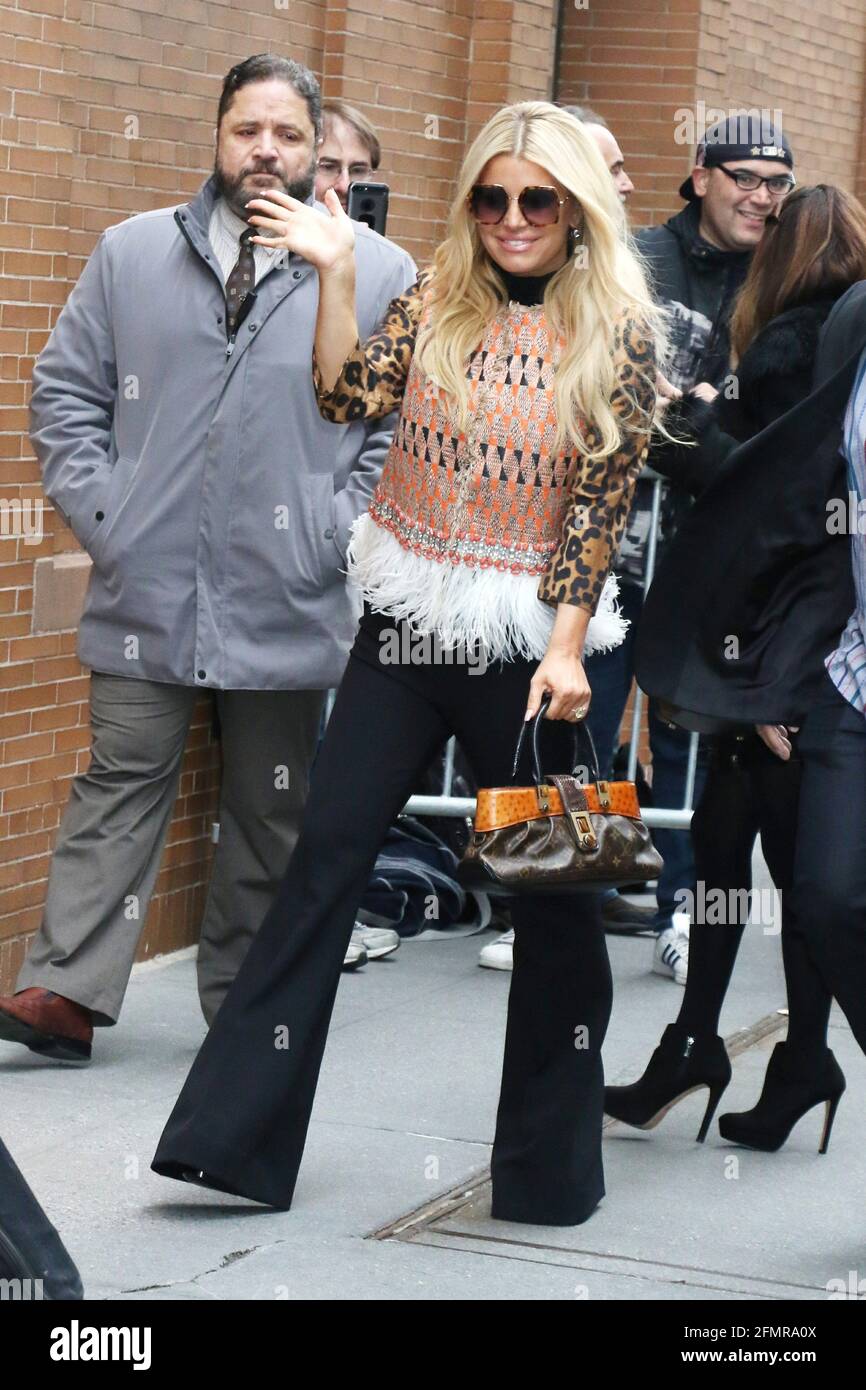 New York - NY - 20200205 Jessica Simpson promotes her new bookOpen Book ...