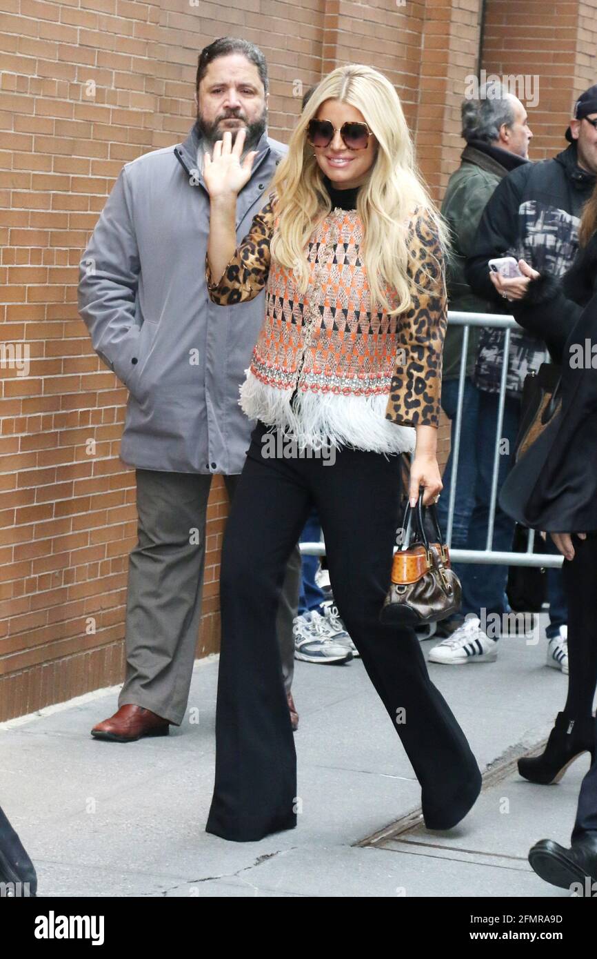 New York - NY - 20200205 Jessica Simpson promotes her new bookOpen Book ...