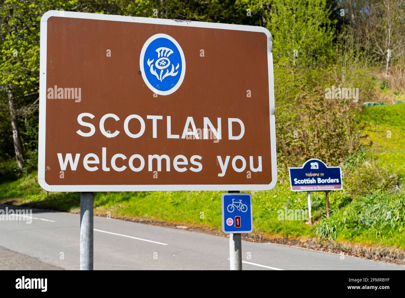 Border signs hi-res stock photography and images - Alamy