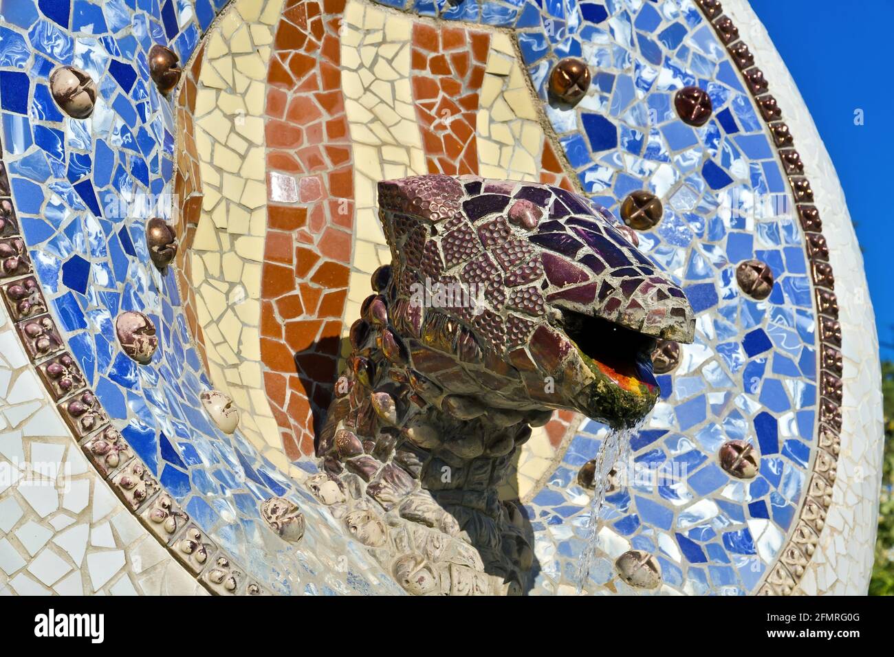 Park guell dragon statue antoni gaudi hi-res stock photography and ...