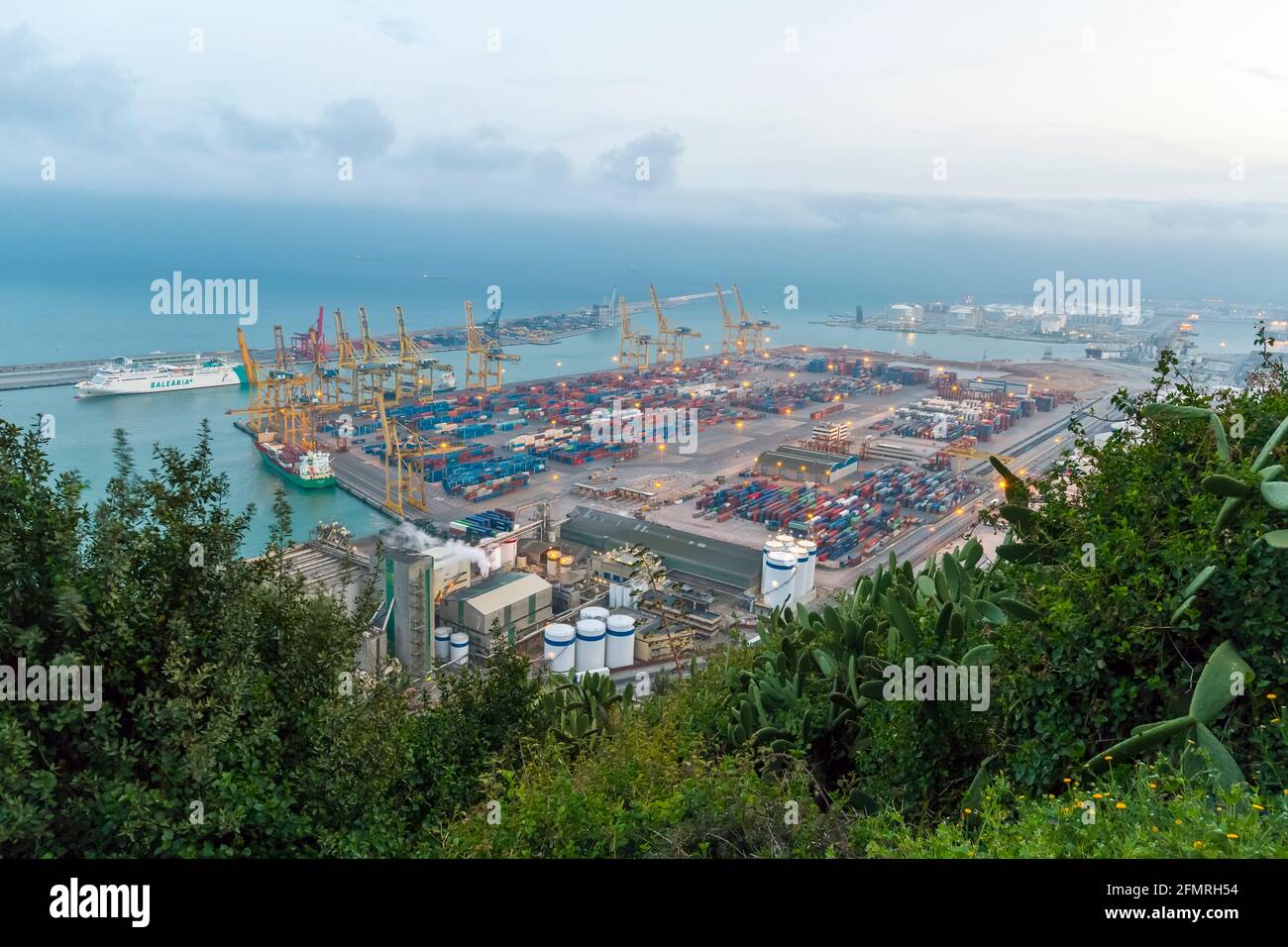 Bulk carrier operation hi-res stock photography and images - Alamy