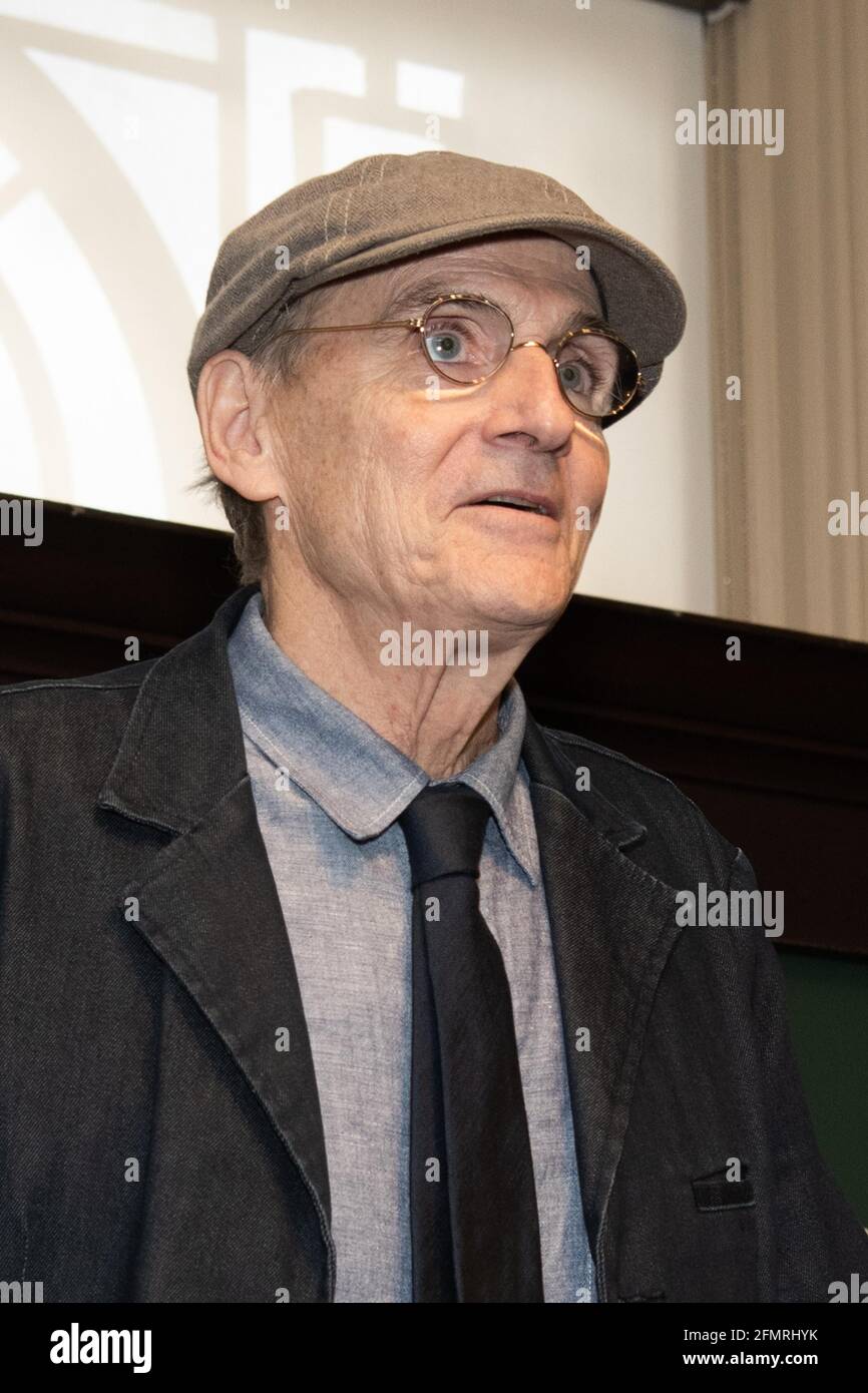 New York - NY - 20200229 - James Taylor “American Standard” CD Signing ...