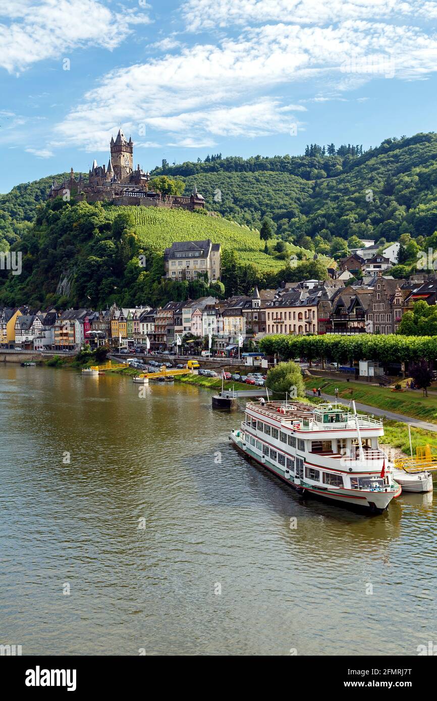 Moseltal castle hi-res stock photography and images - Alamy