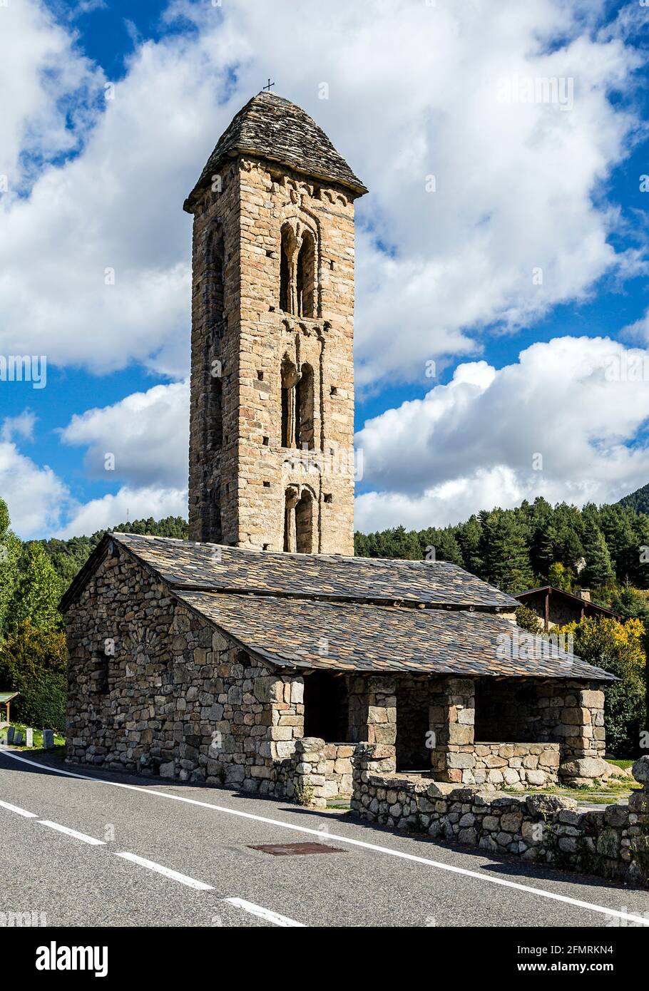 Romanic windows hi-res stock photography and images - Alamy