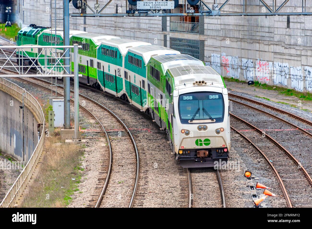 Canada go train hi-res stock photography and images - Alamy