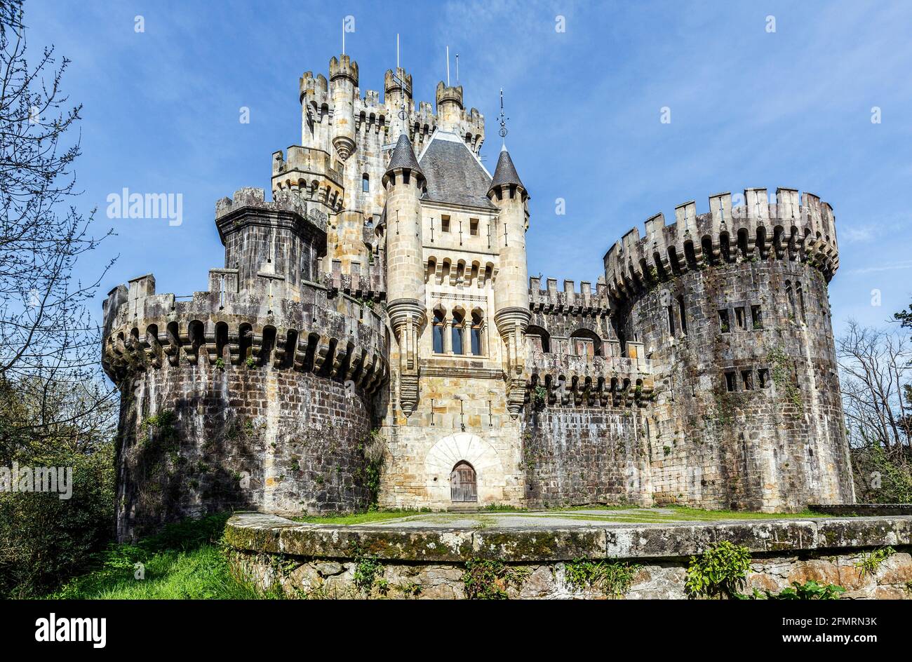 Butron castle hi-res stock photography and images - Alamy