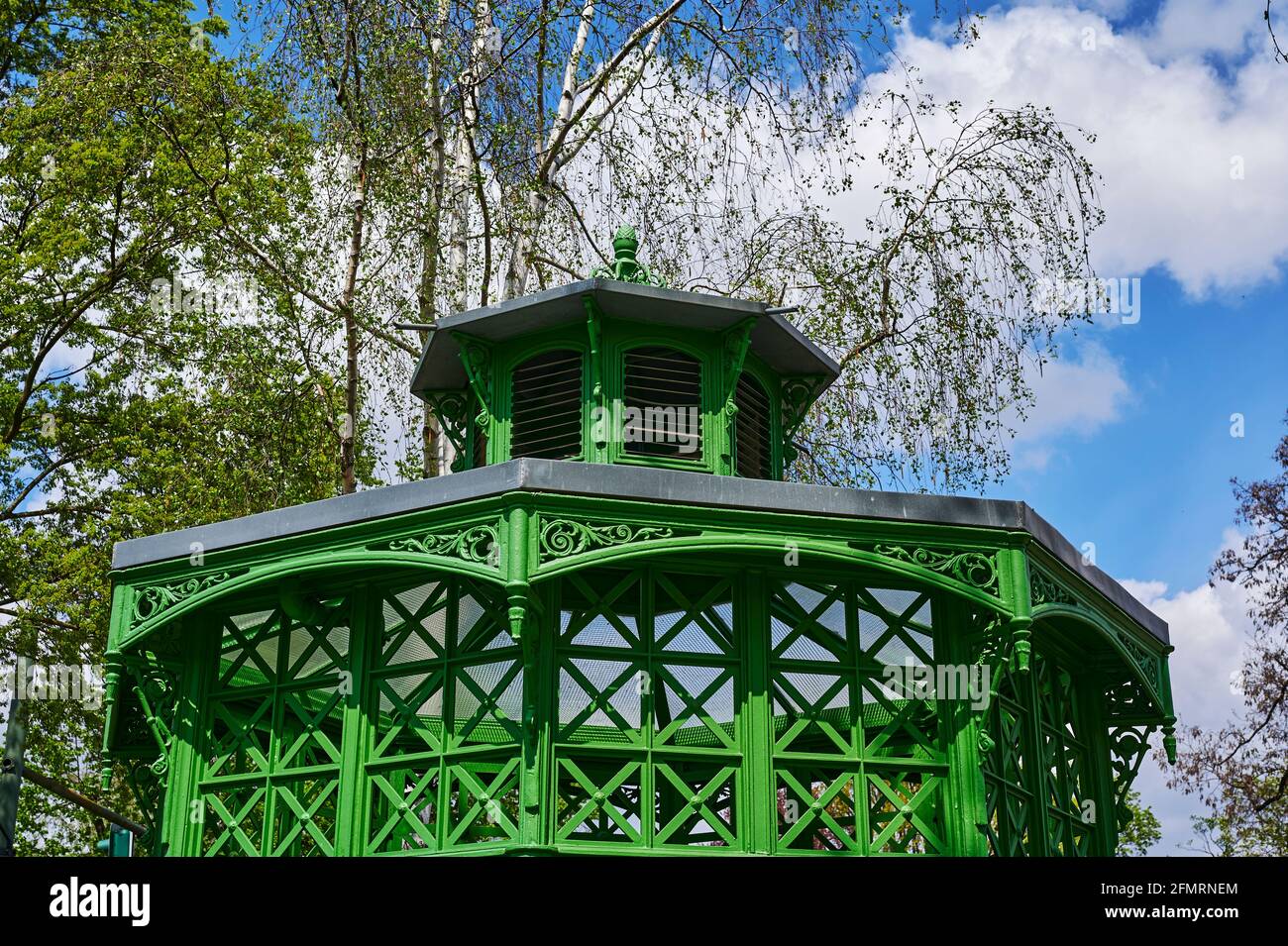 Cafe octagon hi-res stock photography and images - Alamy