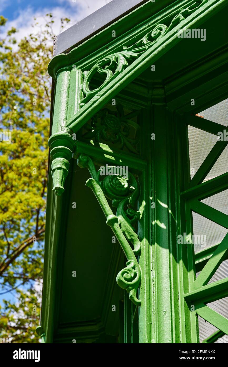 Details of a "Cafe Achteck" - cafe octagon is a Berlin nickname for a ...