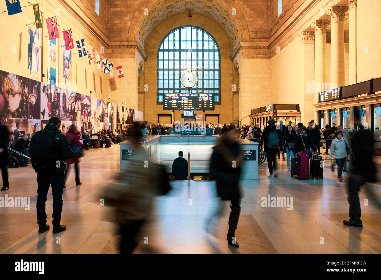 Rush Hour at Toronto's Union Station Stock Photo - Alamy