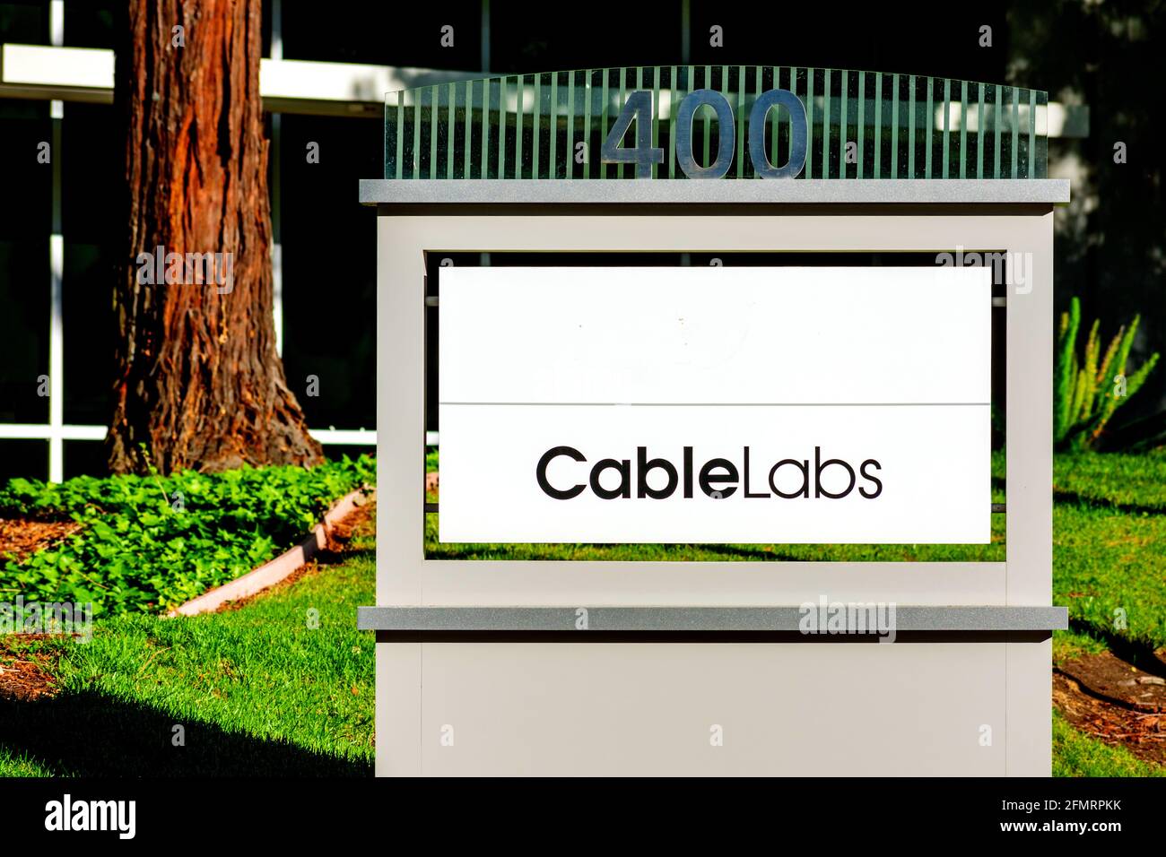 Cable tv hi-res stock photography and images - Alamy