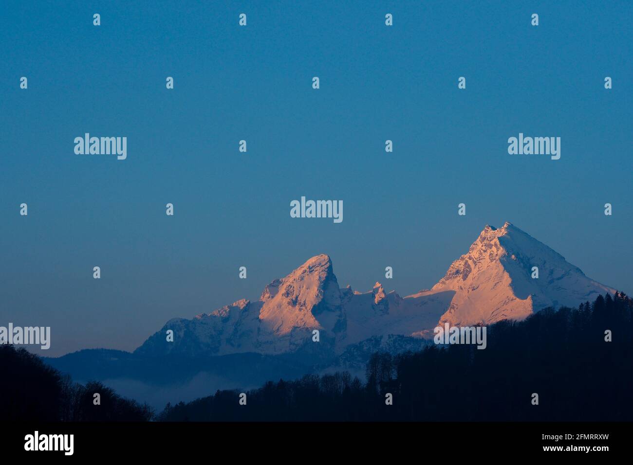 Watzmann mountain range at sunrise in winter, bavarian alps ...