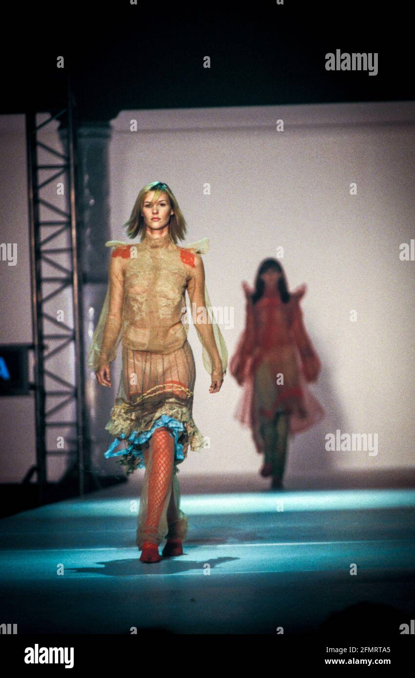 2002 fashion hi-res stock photography and images - Alamy