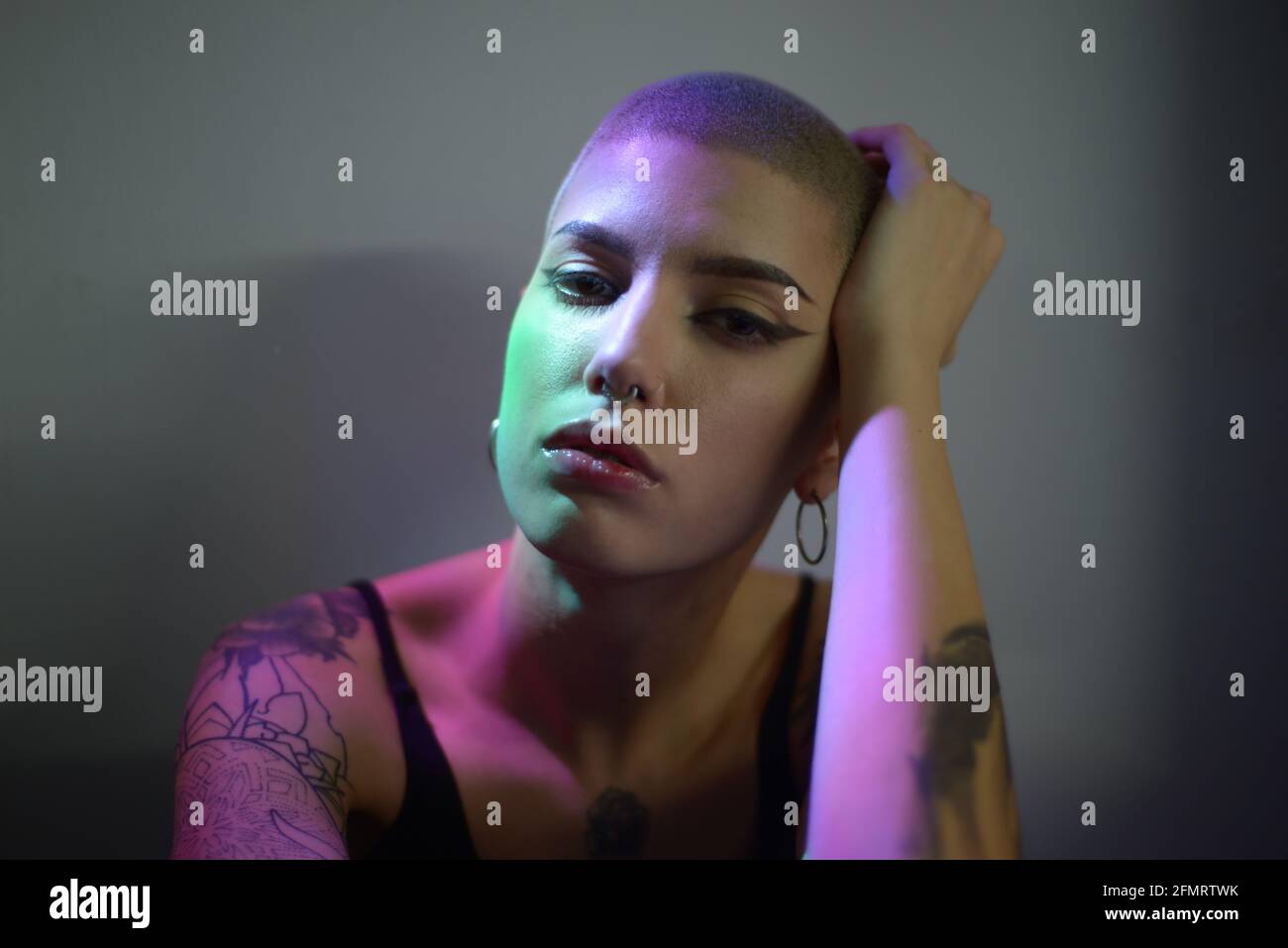 Female portrait skinhead hi-res stock photography and images - Alamy