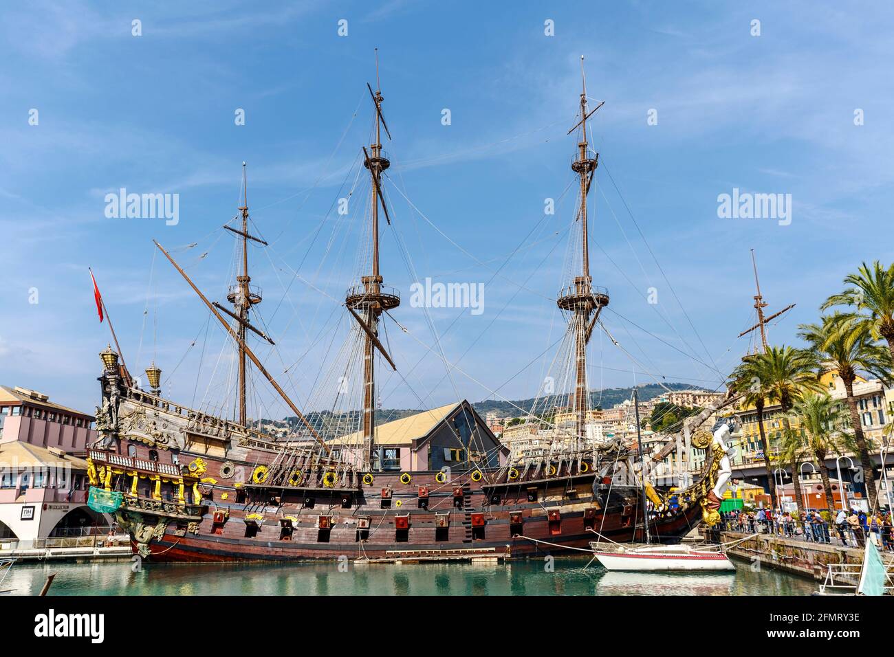 17th century cannon galleon hi-res stock photography and images - Alamy