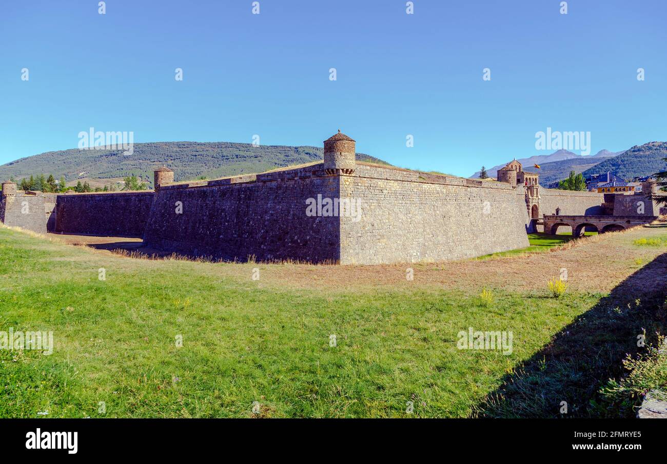 Jaca pyrenees hi-res stock photography and images - Alamy