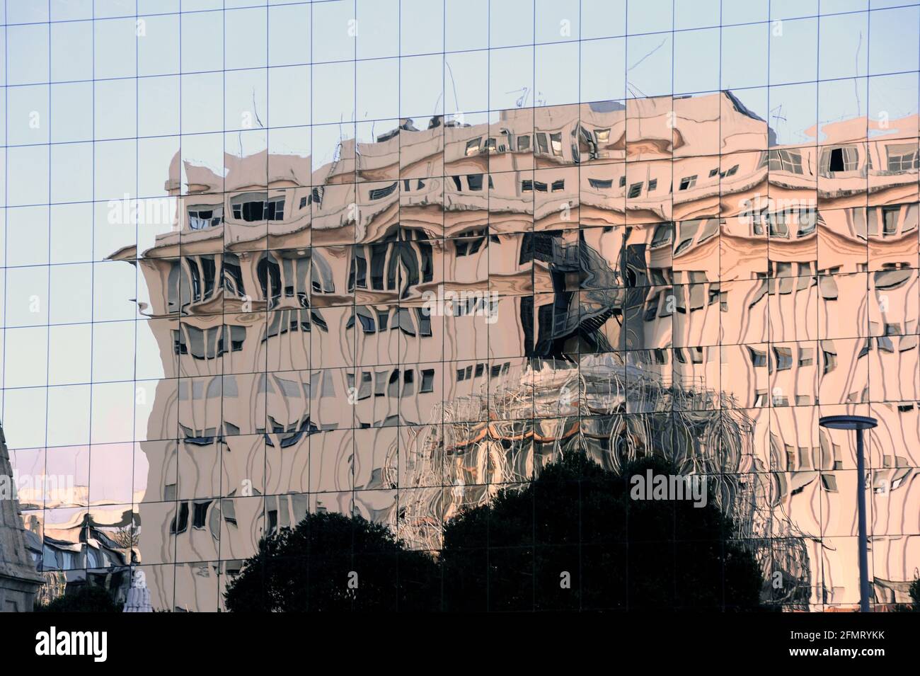 Reflector building hi-res stock photography and images - Alamy