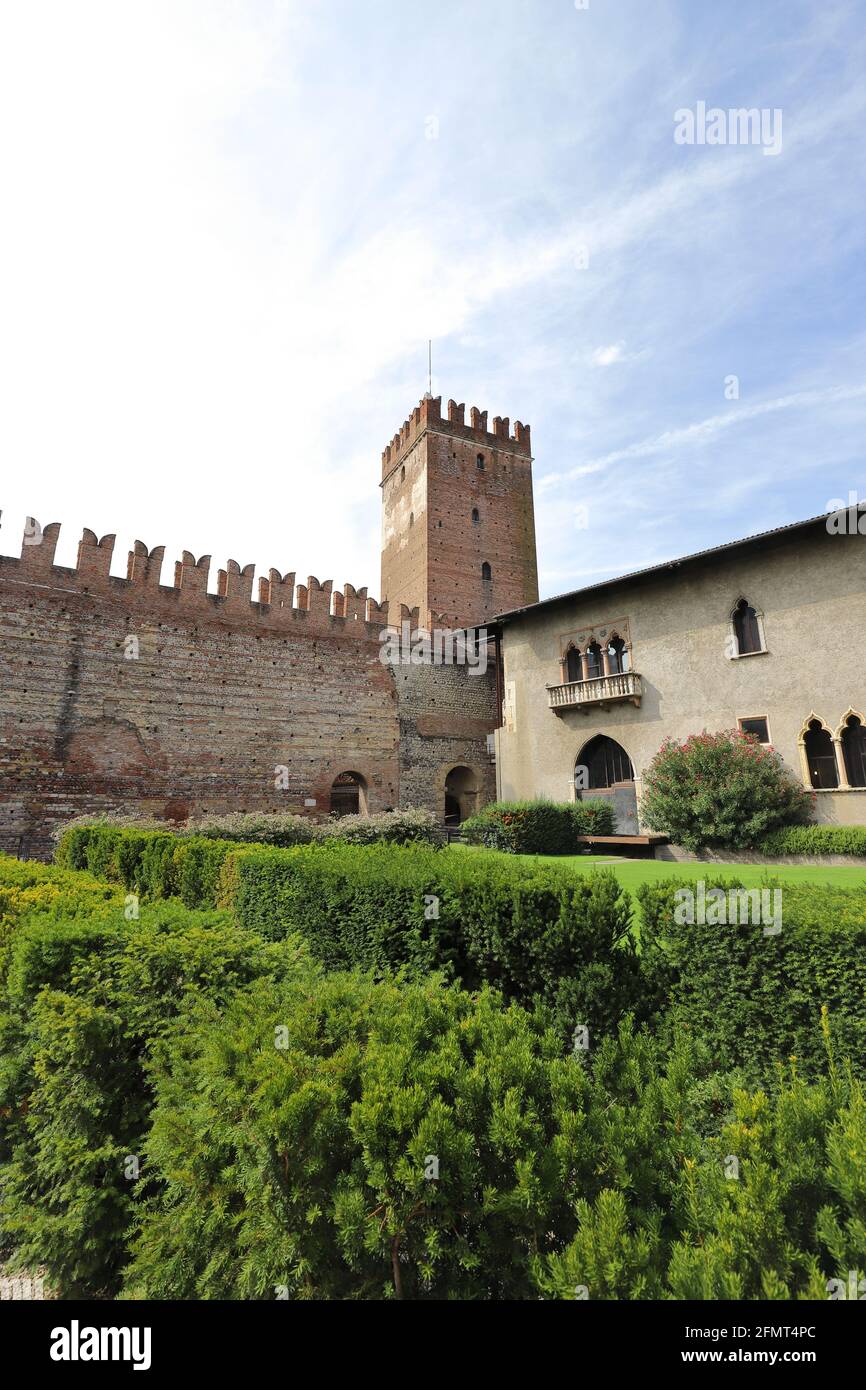 Castelvecchio museum hi-res stock photography and images - Alamy