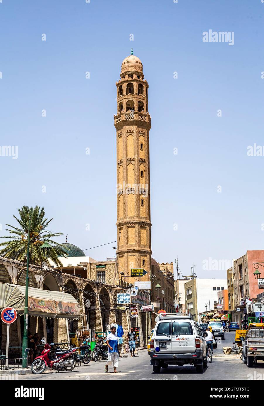 Hexagonal bricks building hi-res stock photography and images - Alamy