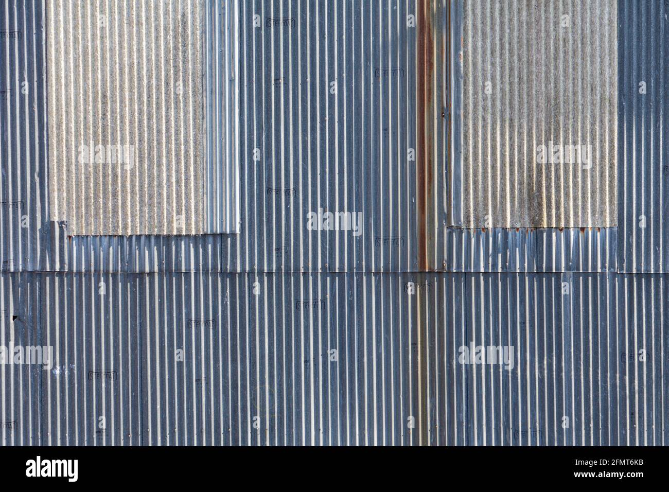 Grey steel cladding texture hi-res stock photography and images - Alamy