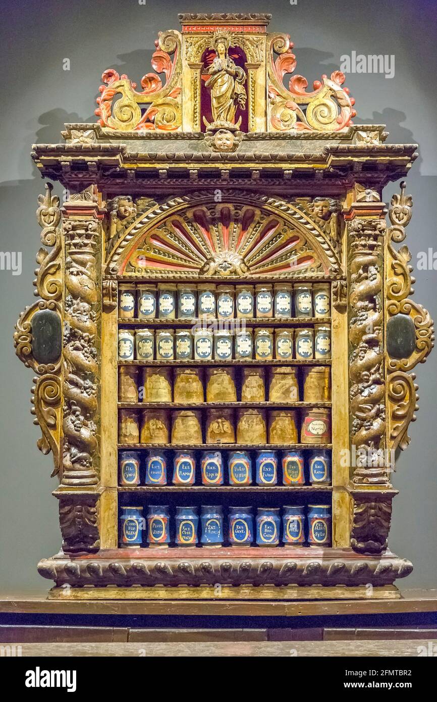 Medieval pharmacy hi-res stock photography and images - Alamy