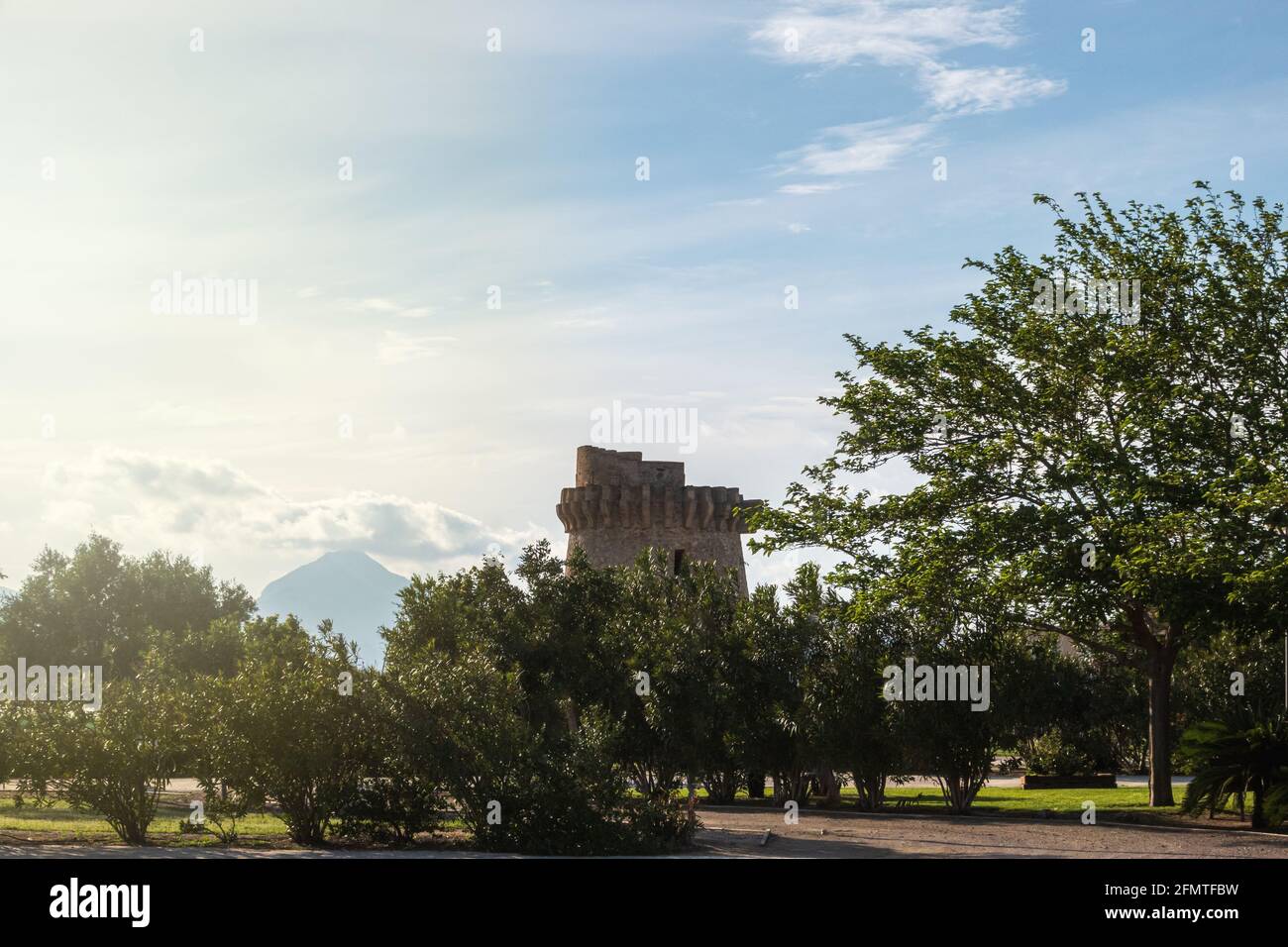 Torre de piles hi-res stock photography and images - Alamy