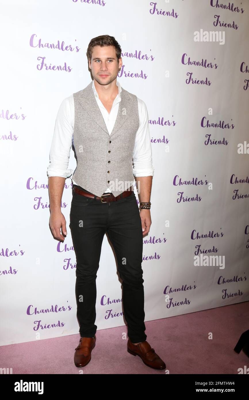 LOS ANGELES - DEC 10: Andrew Creer at the Chandler's Friends Toy Drive & Wrapping Party at Los ...