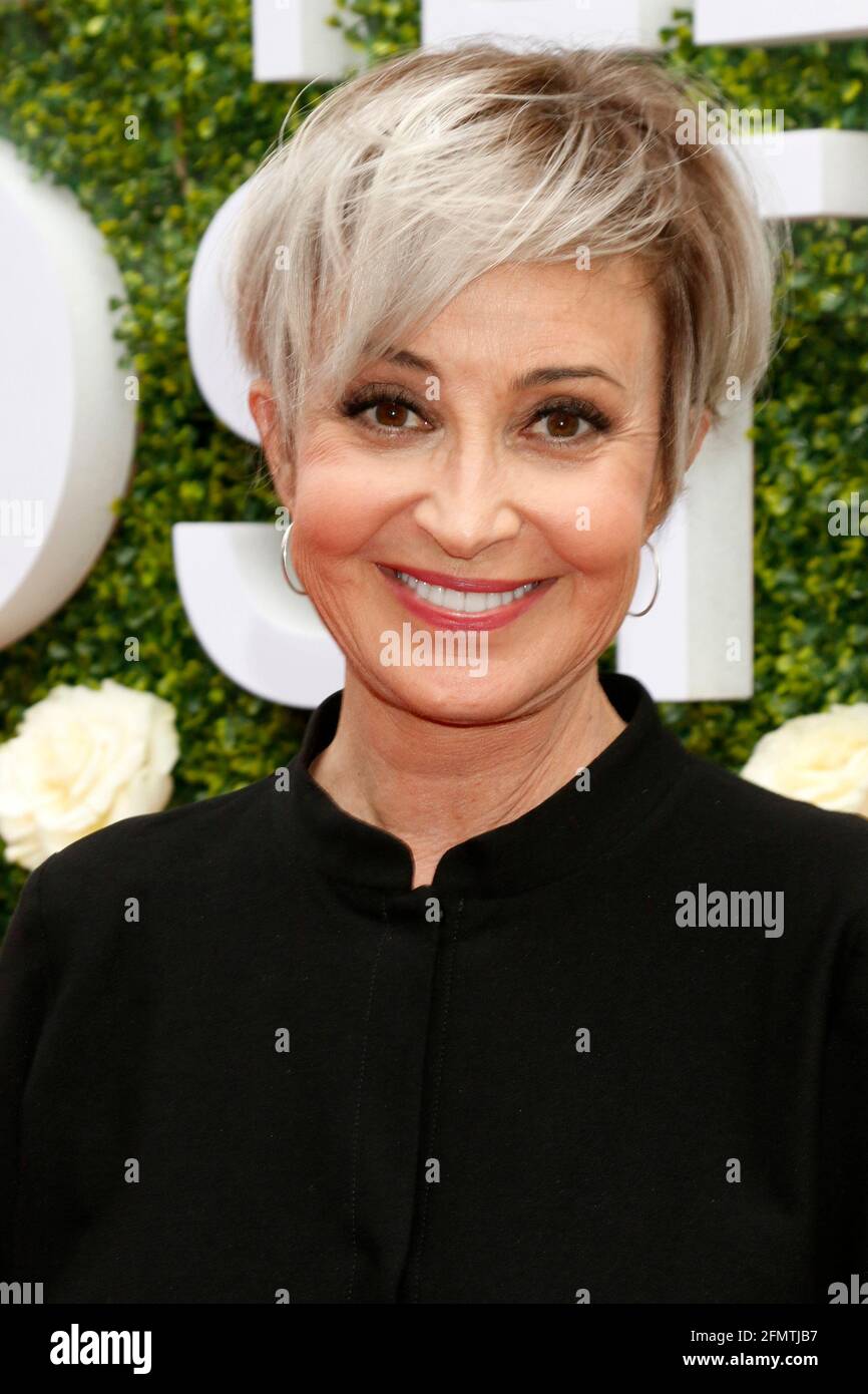 LOS ANGELES - AUG 1: Annie Potts at the CBS TV Studios Summer Soiree ...