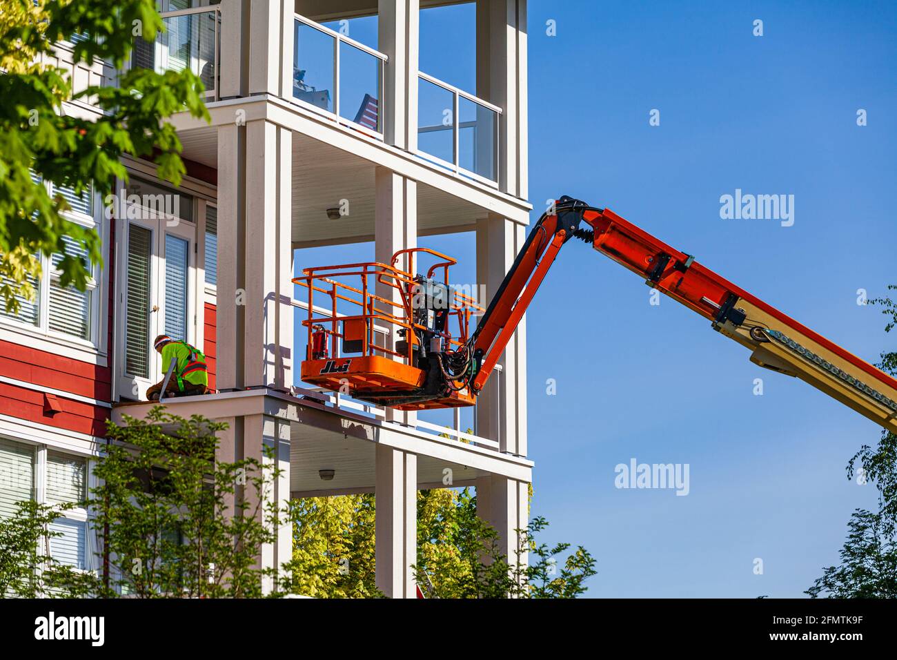 Landscaping crew hi-res stock photography and images - Alamy