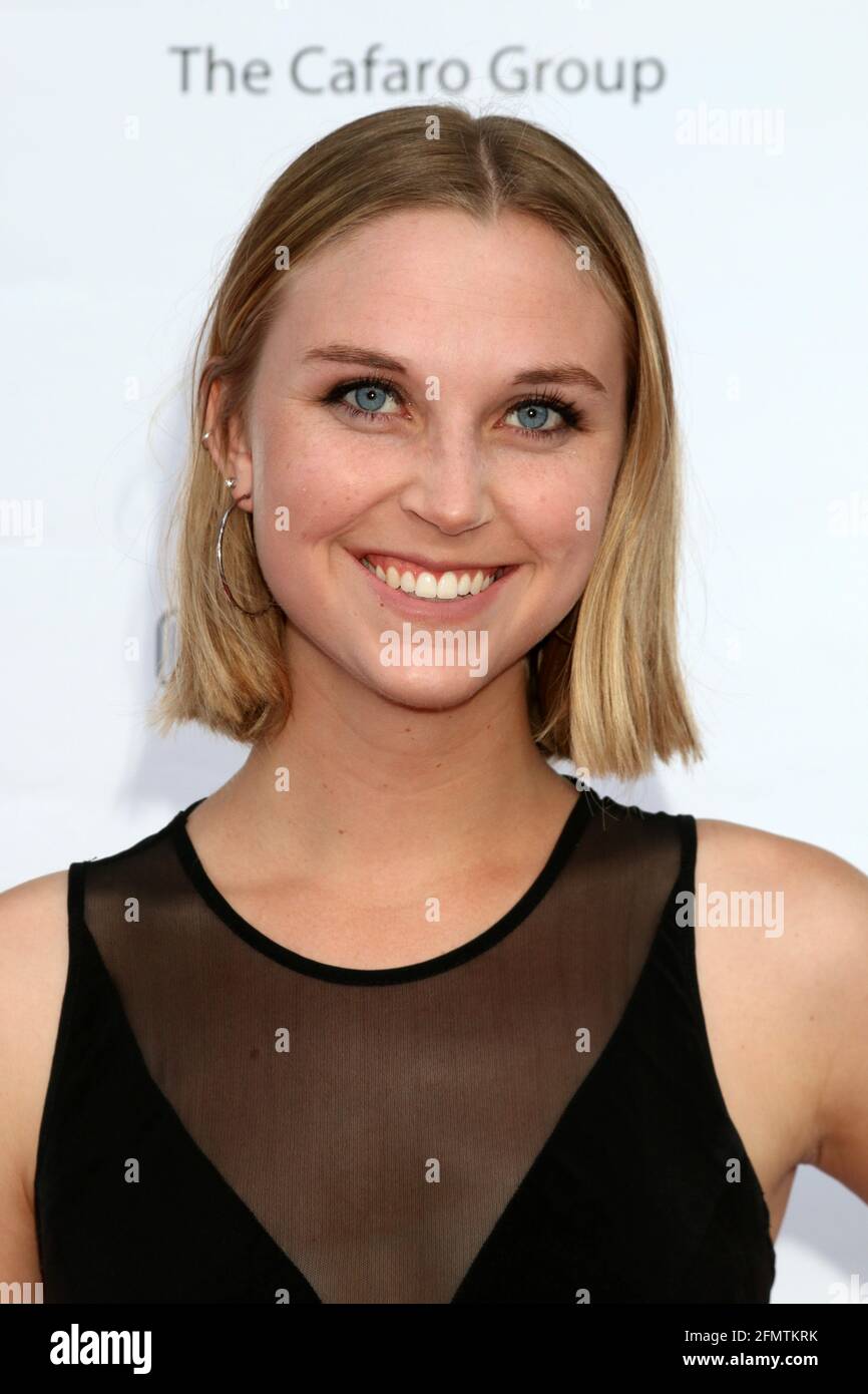 Elizabeth archer hi-res stock photography and images - Alamy