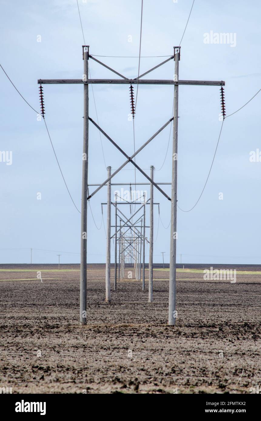 Wooden power poles power lines hi-res stock photography and images - Alamy