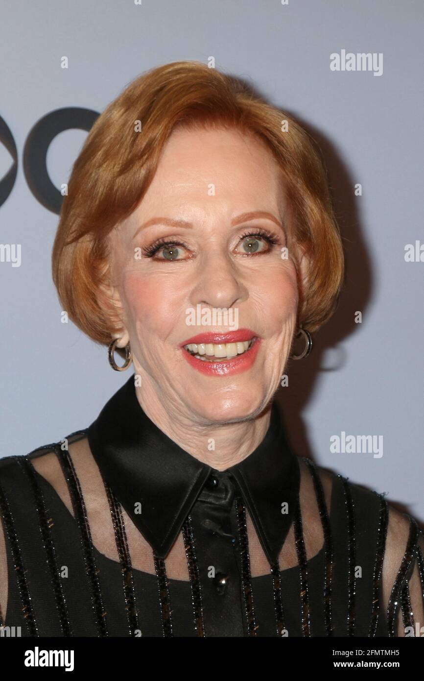 LOS ANGELES - OCT 4: Carol Burnett at the Carol Burnett 50th Anniversary Special Arrivals at the ...