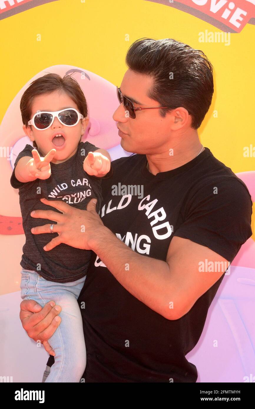 LOS ANGELES - MAY 21: Dominic Lopez, Mario Lopez at the "Captain ...