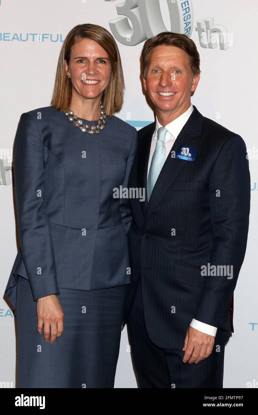 LOS ANGELES - MAR 23: Colleen Bell, Bradley Bell at the On Set ...