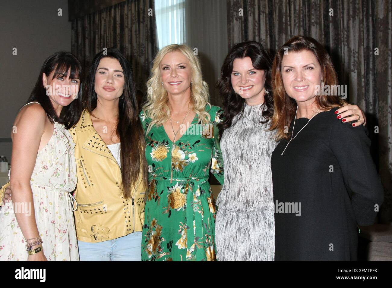 LOS ANGELES - AUG 20: Rena Sofer, Jacqueline MacInnes Wood, Katherine ...