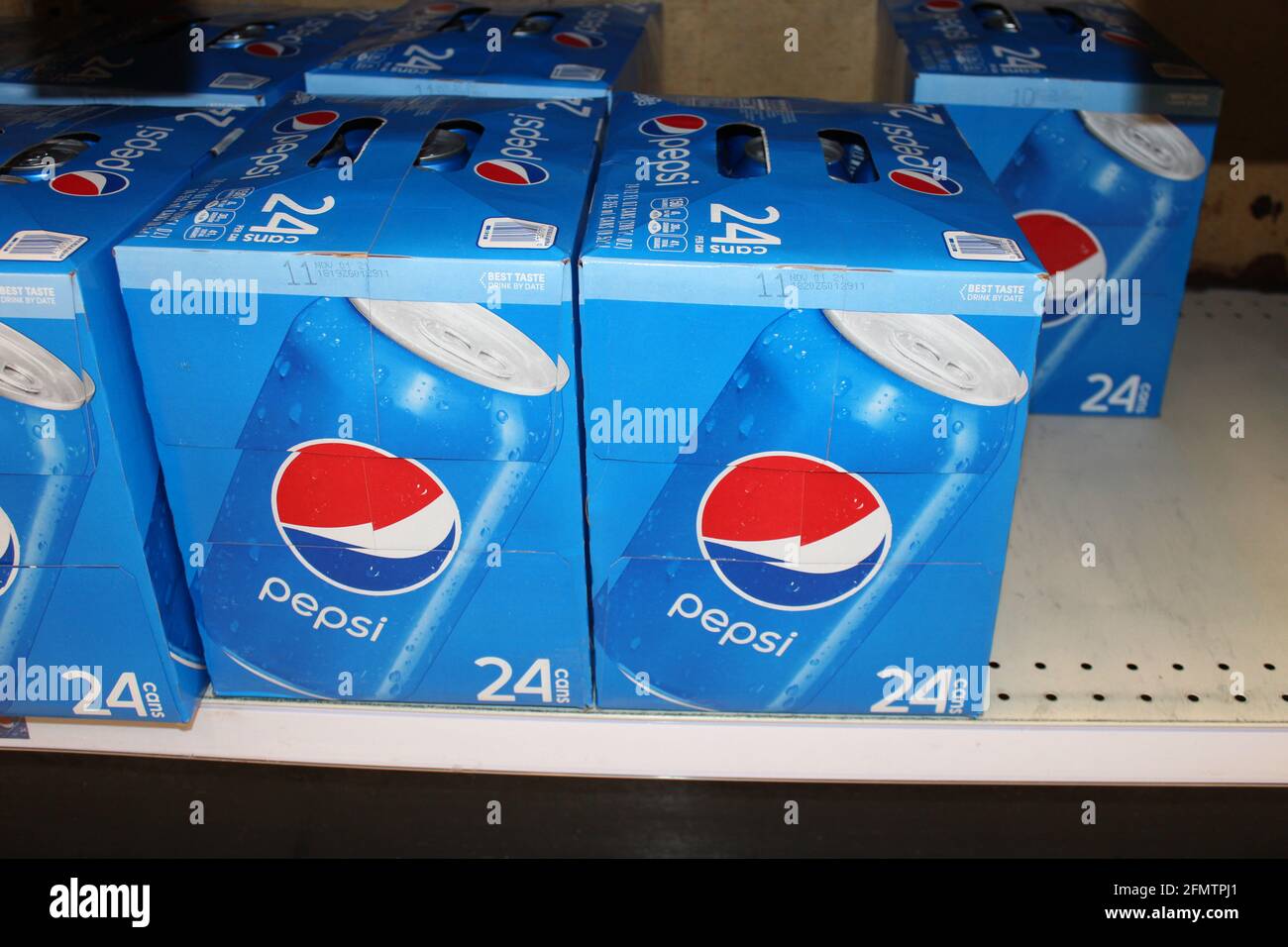 Soda grocery store hi-res stock photography and images - Alamy