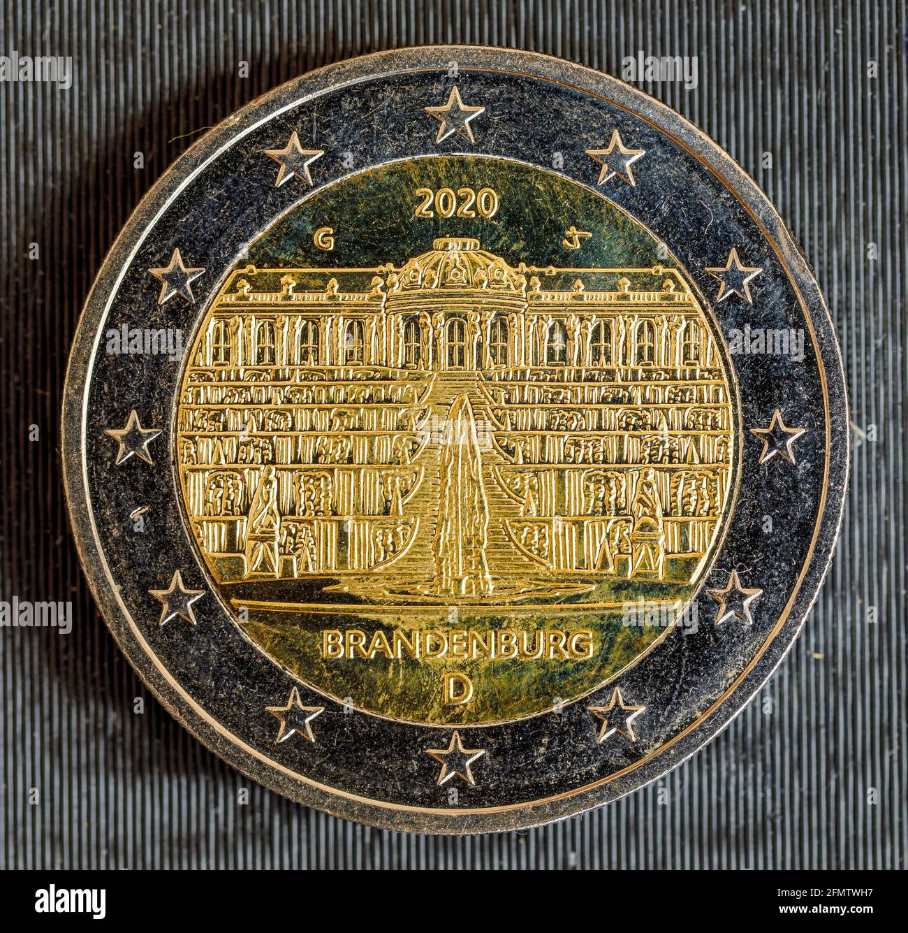 German 2 Euros coin from 2020, obverse showing the Brandenburg Gate ...