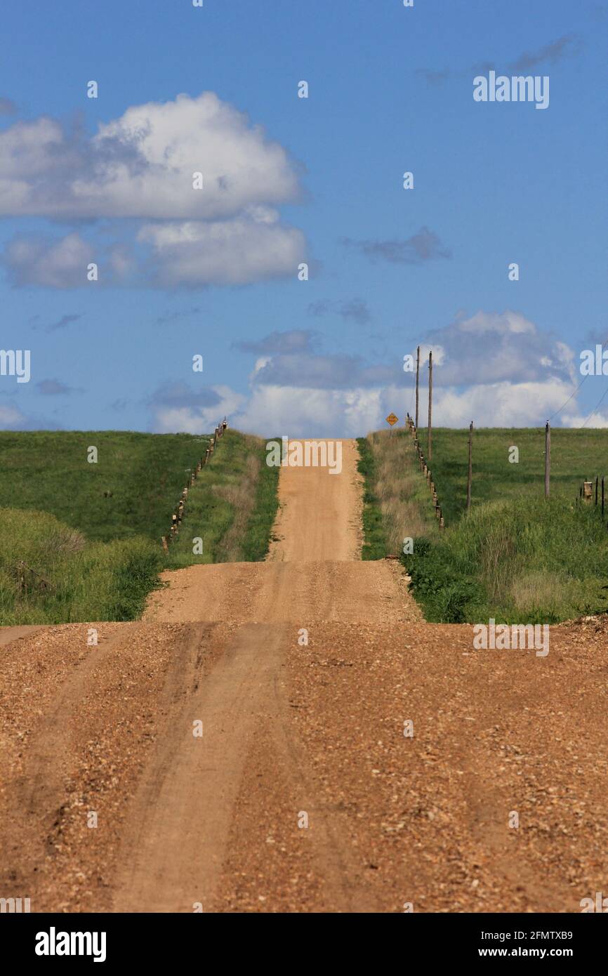 Road and grass hi-res stock photography and images - Alamy