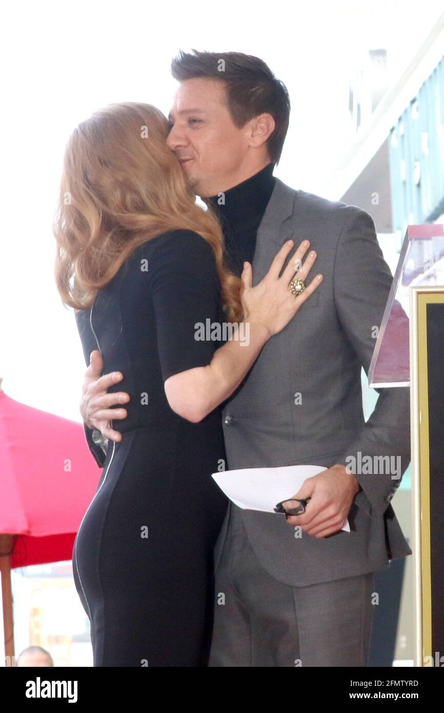 Jeremy renner amy adams hollywood walk hi-res stock photography and ...