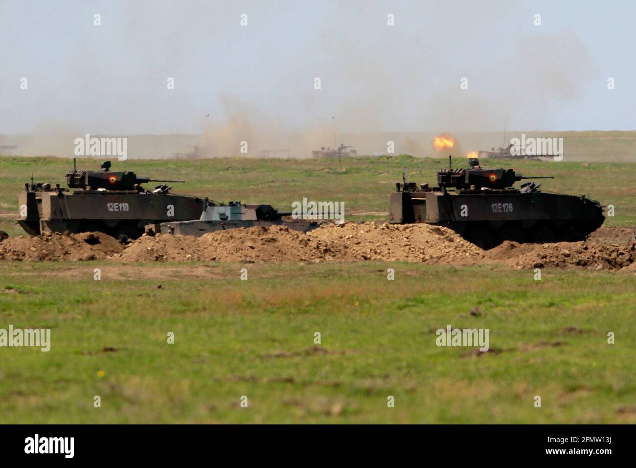 Military live firing range hi-res stock photography and images - Alamy