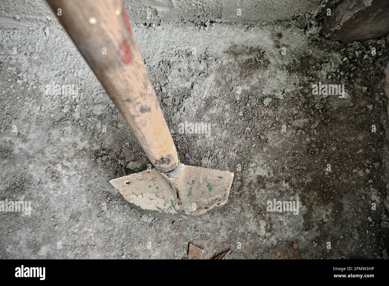 Side view shovel hi-res stock photography and images - Alamy