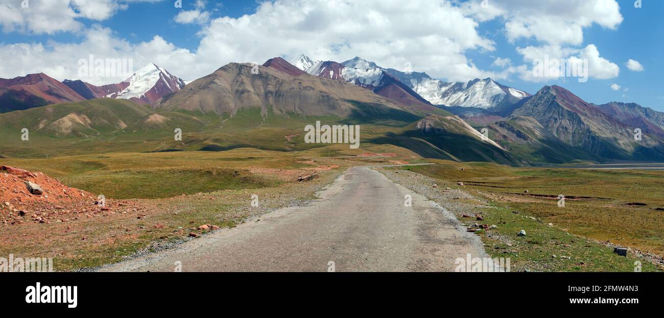 Beautiful landscape panorama of Pamir mountains area in Kyrgyzstan ...