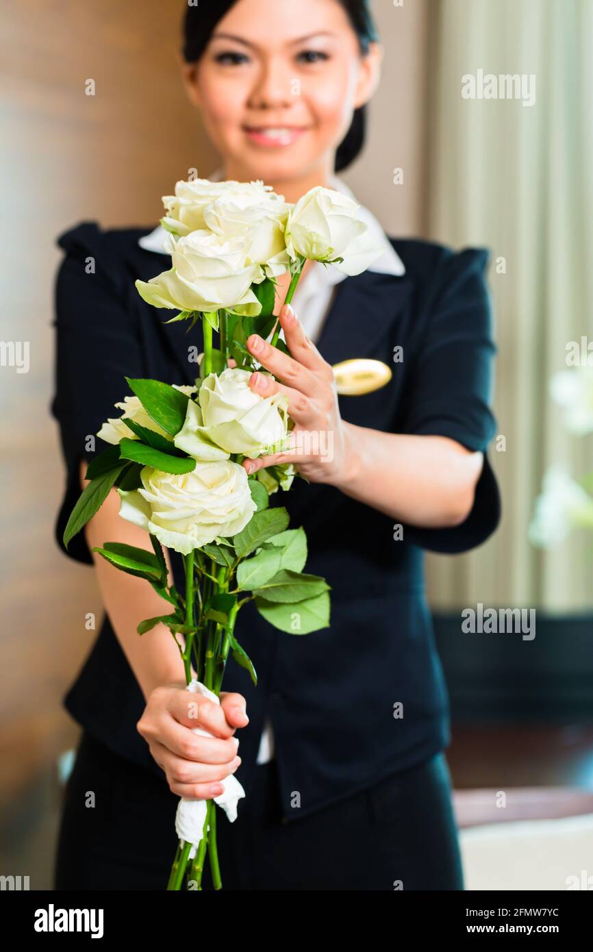 Guest arriving flowers hi-res stock photography and images - Alamy