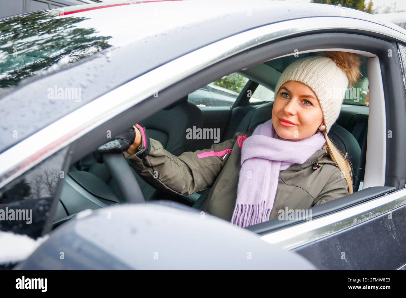 Beautiful woman electric car hi-res stock photography and images - Alamy